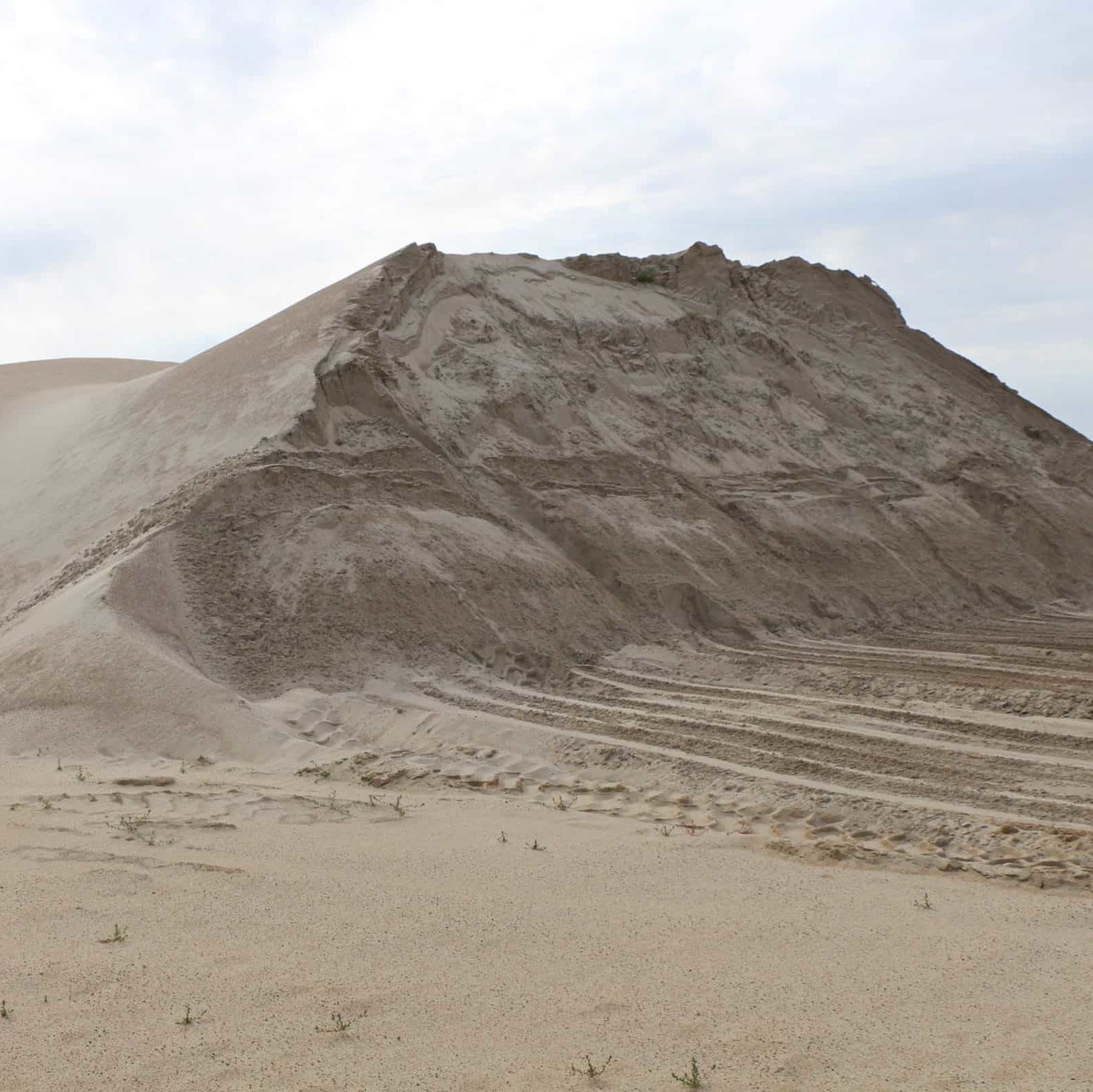 Sand & Gravel in Alberta. We Deliver – Blue Peak Aggregates