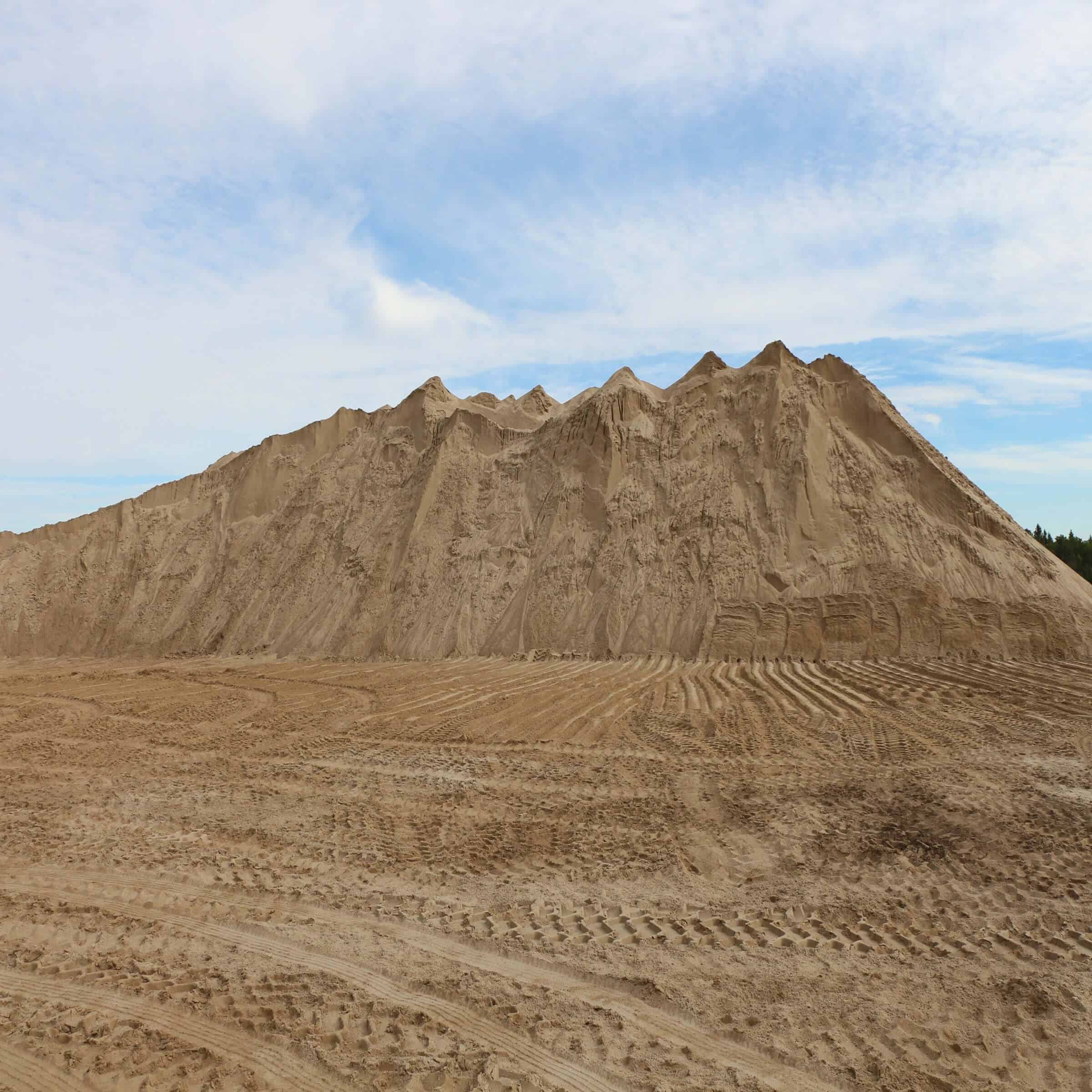 Concrete Sand & Aggregates in Alberta. Fast Delivery.